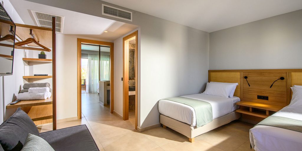 Family Suite Pool View with Sharing Pool - Stella Palace